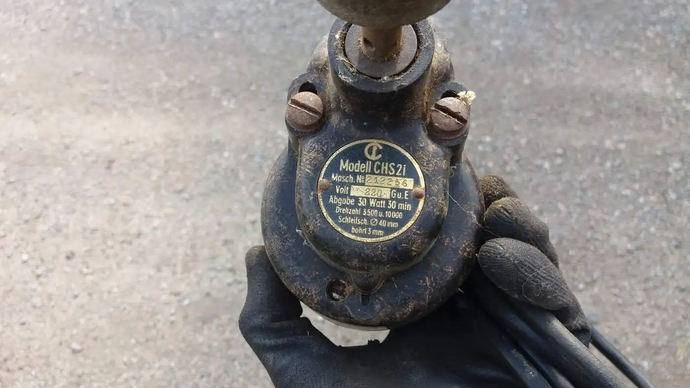 Paineilmatoiminen suorohiomakone eli vinku hinku | Konekansa.net